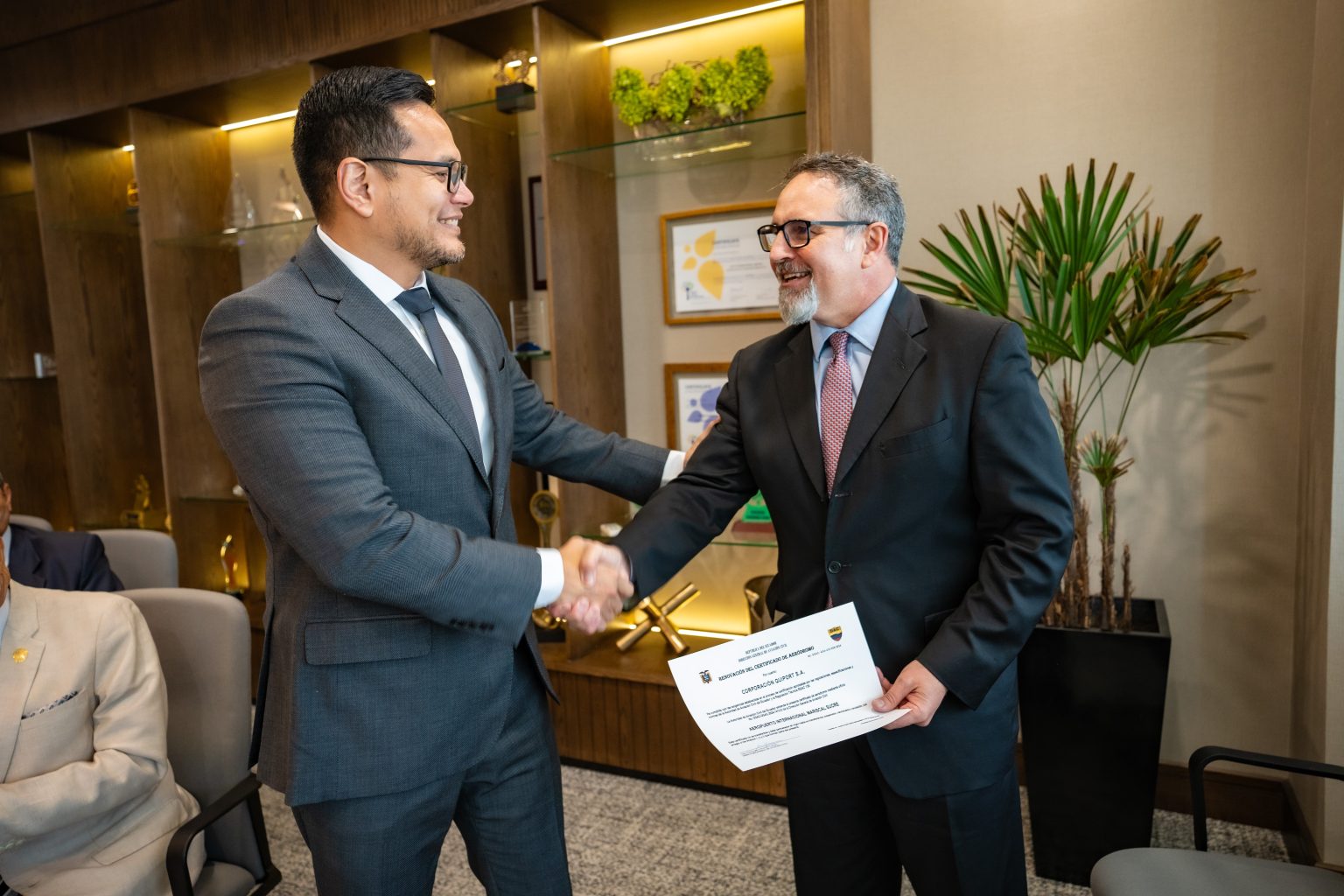 Aeropuerto de Quito obtiene la renovación de su Certificado de Aeródromo por garantizar la ...